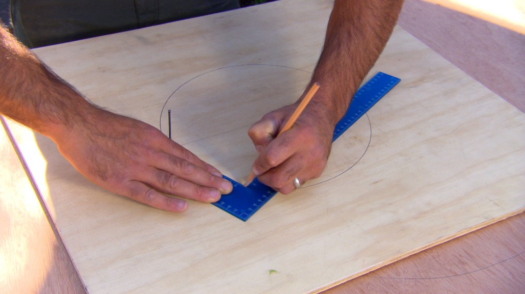 How to use a carpenters square to draw a circle | Better Homes and Gardens