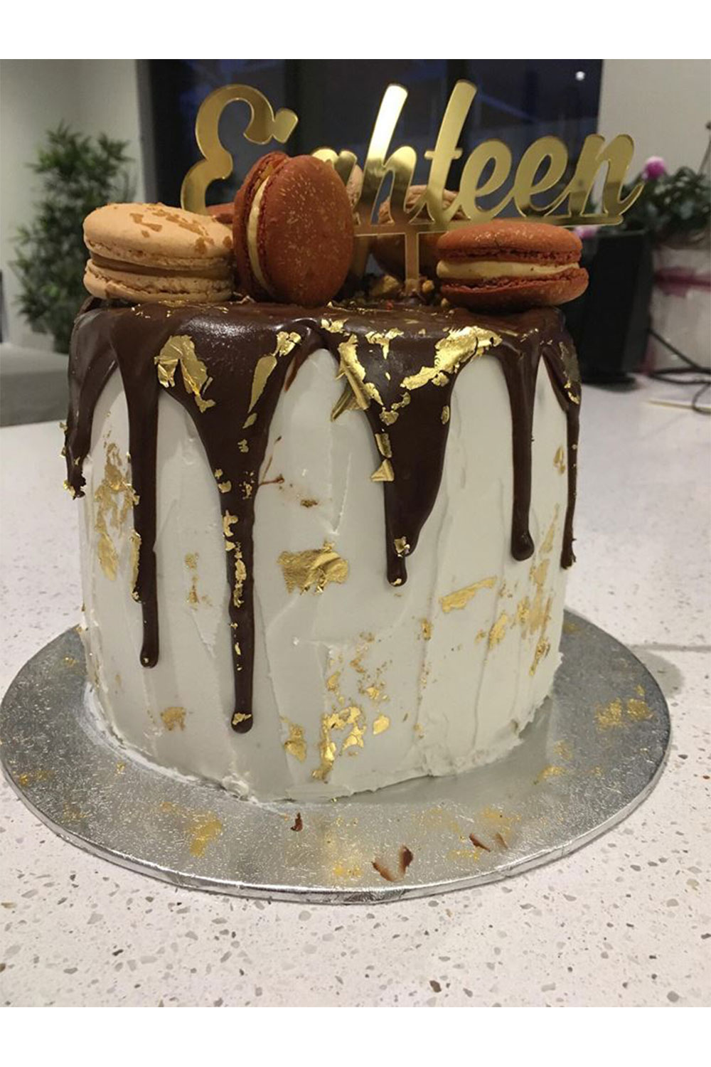 This is the $4.40 Coles cake hack that is breaking the internet ...