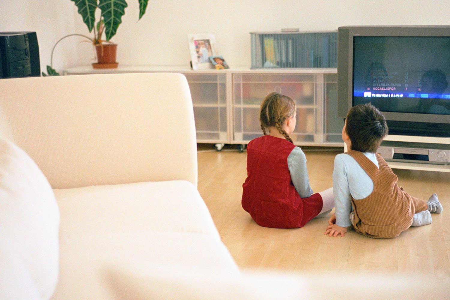 Too much screen time affects kids brain function | Better Homes and Gardens