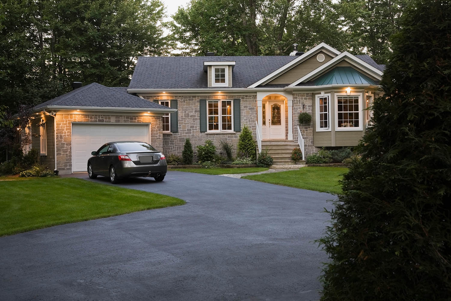 5 Maintenance Ideas to increase your Curb Appeal | Better Homes and Gardens