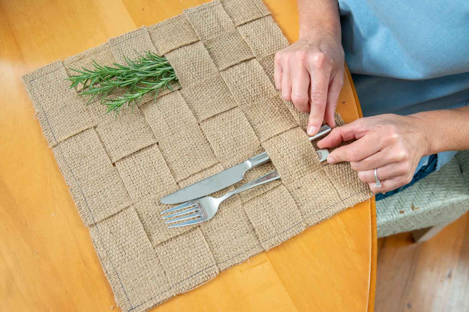 Woven table runner craft project | Better Homes and Gardens