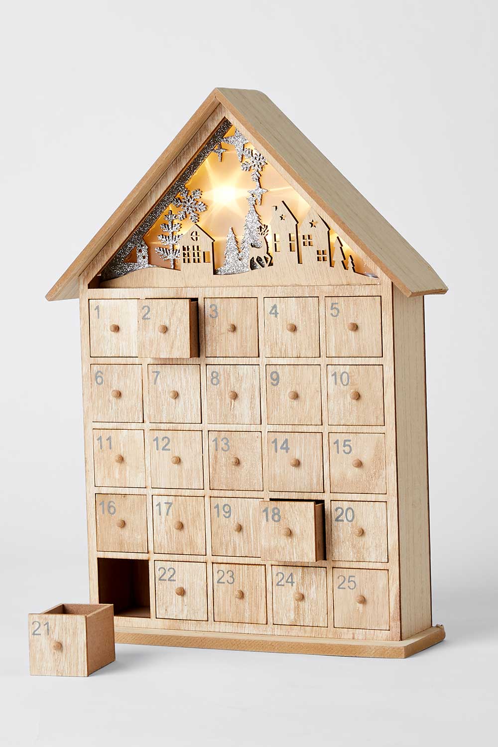 The best expensive-looking Christmas decor is at Target | Better Homes ...