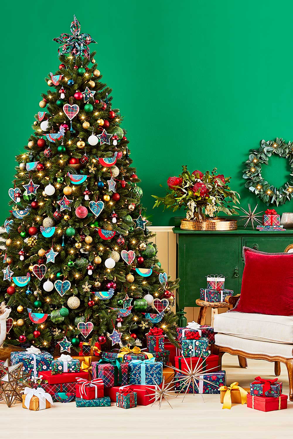 9 gorgeous colour palettes for your Christmas tree | Better Homes and ...