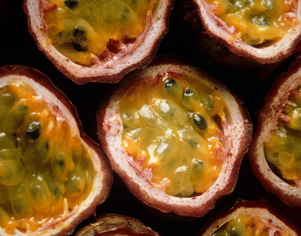 When is the right time to pick ripe passion fruit? | Better Homes and ...
