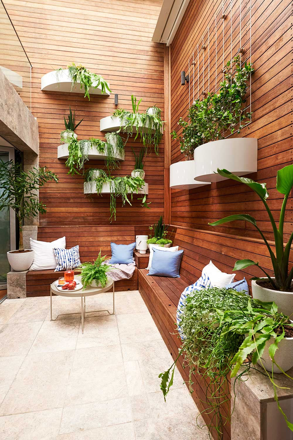 How to build a curved wall planter for a green wall | Better Homes and ...