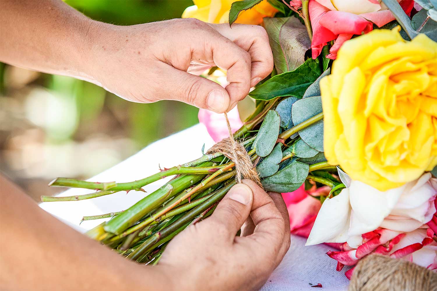 How to make a beautiful bouquet of roses | Better Homes and Gardens