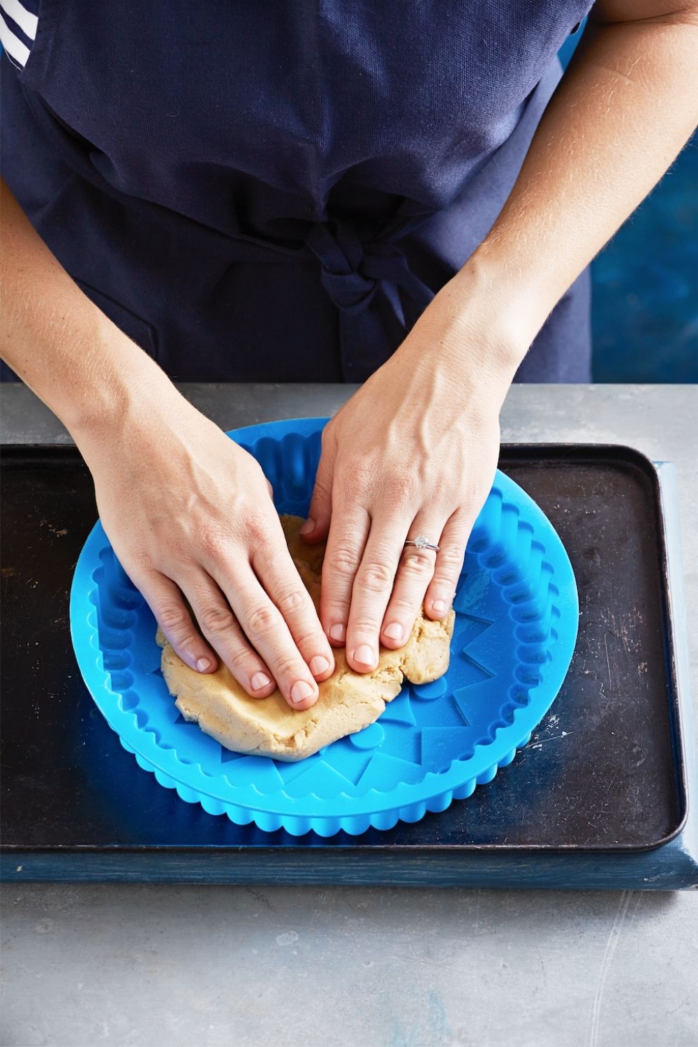 Giant chocolate chip cookie Recipe | Better Homes and Gardens