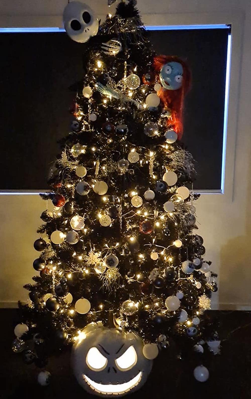 These movie-themed Christmas trees are going viral | Better Homes and ...