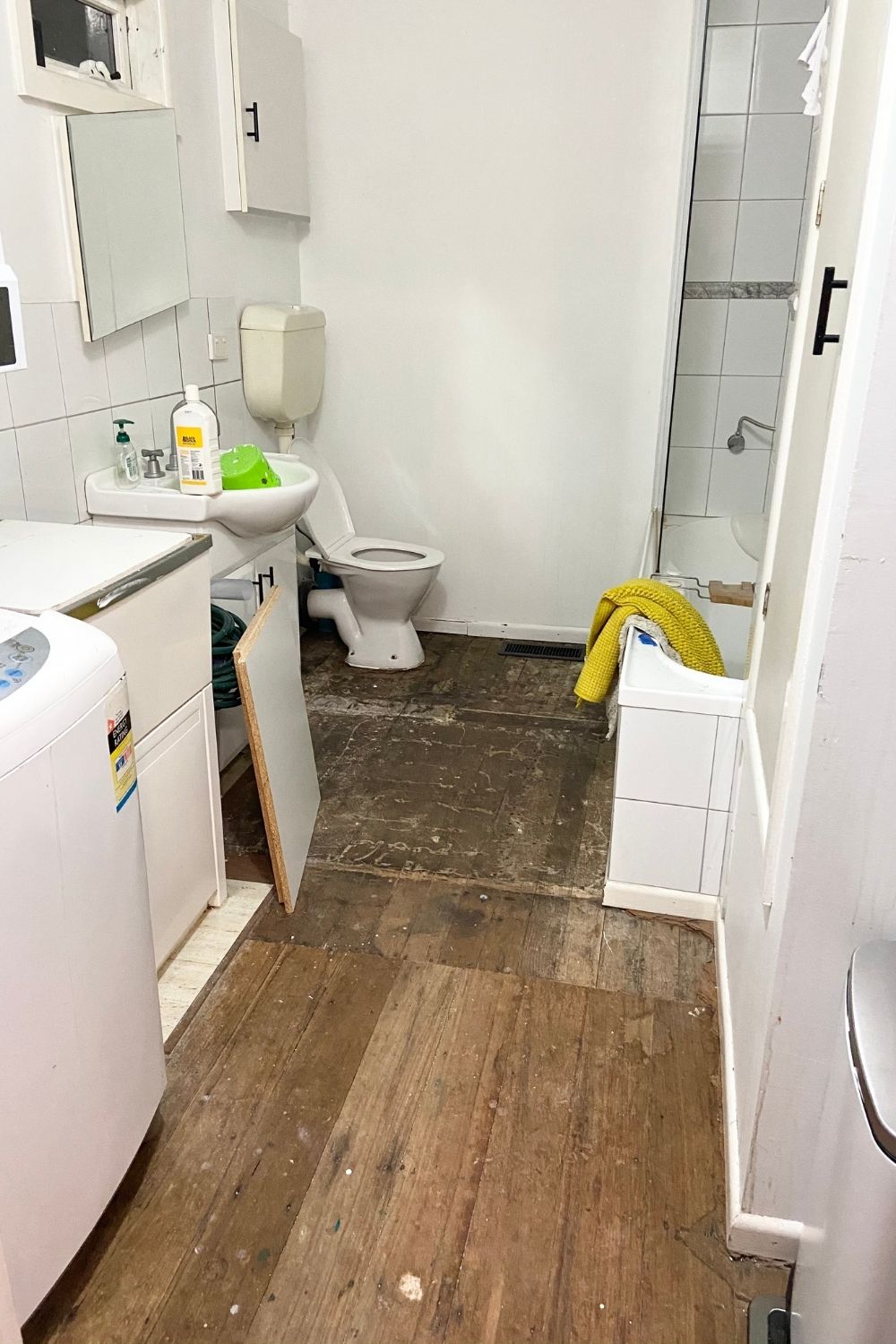 $3,000 Combined Bathroom and Laundry Makeover | Better Homes and Gardens