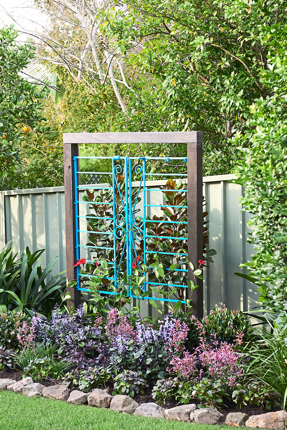 Charlie makes a garden trellis for climbing plants | Better Homes and ...