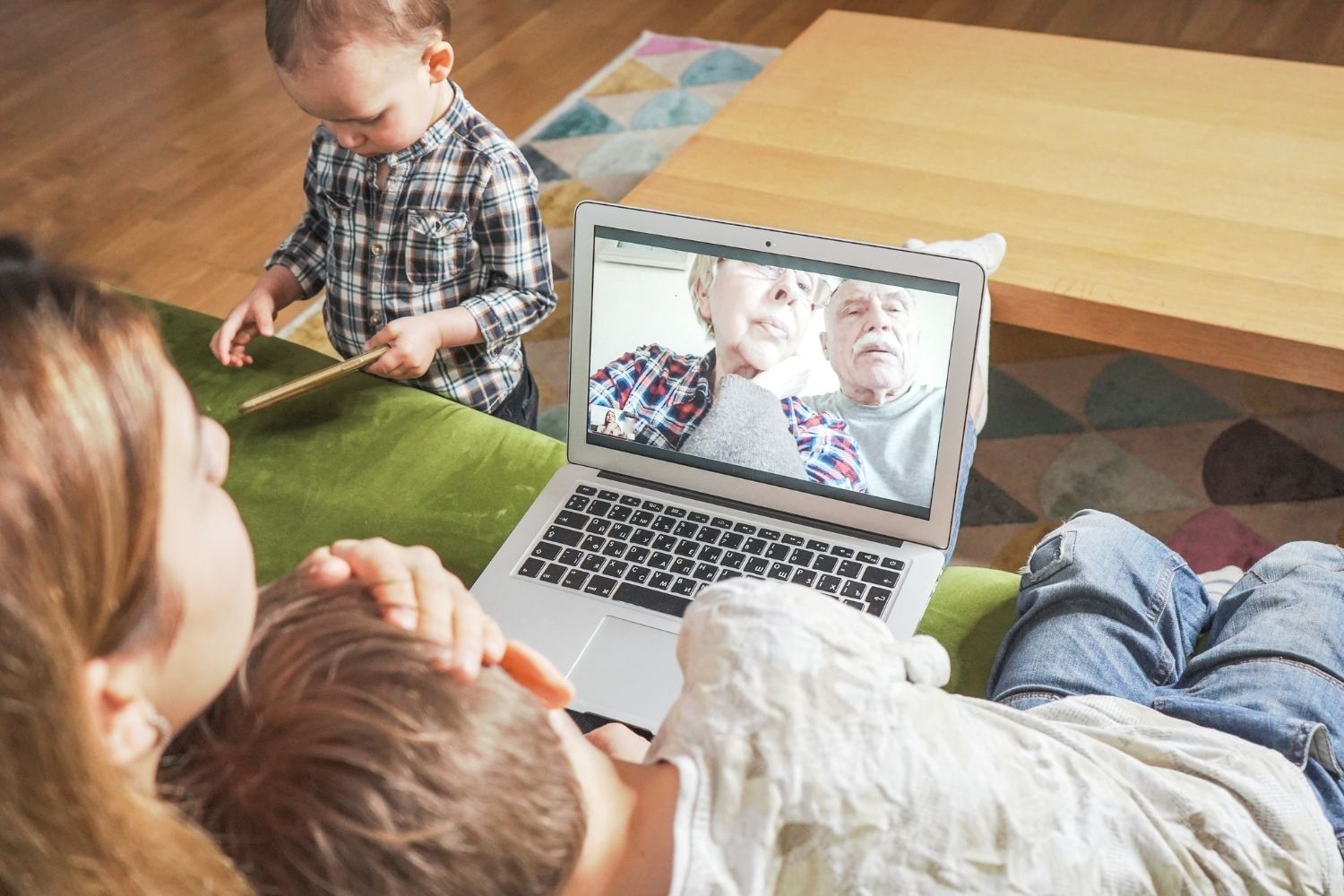 8 ways you can help to support someone in lockdown | Better Homes and ...