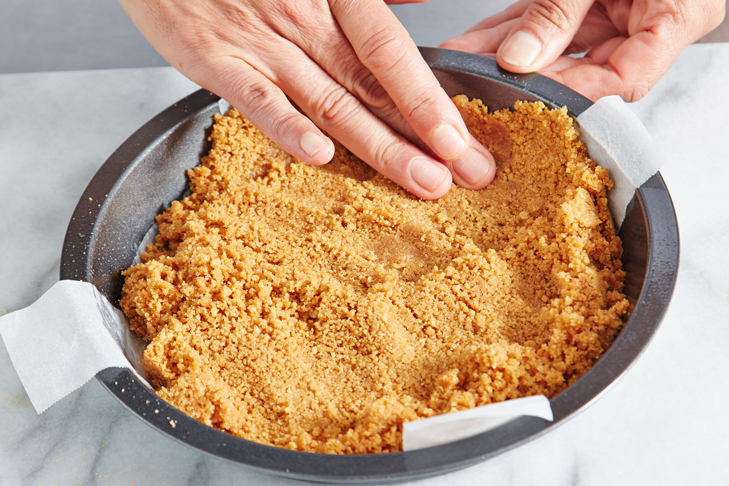 How to make a pie crumb crust | Better Homes and Gardens