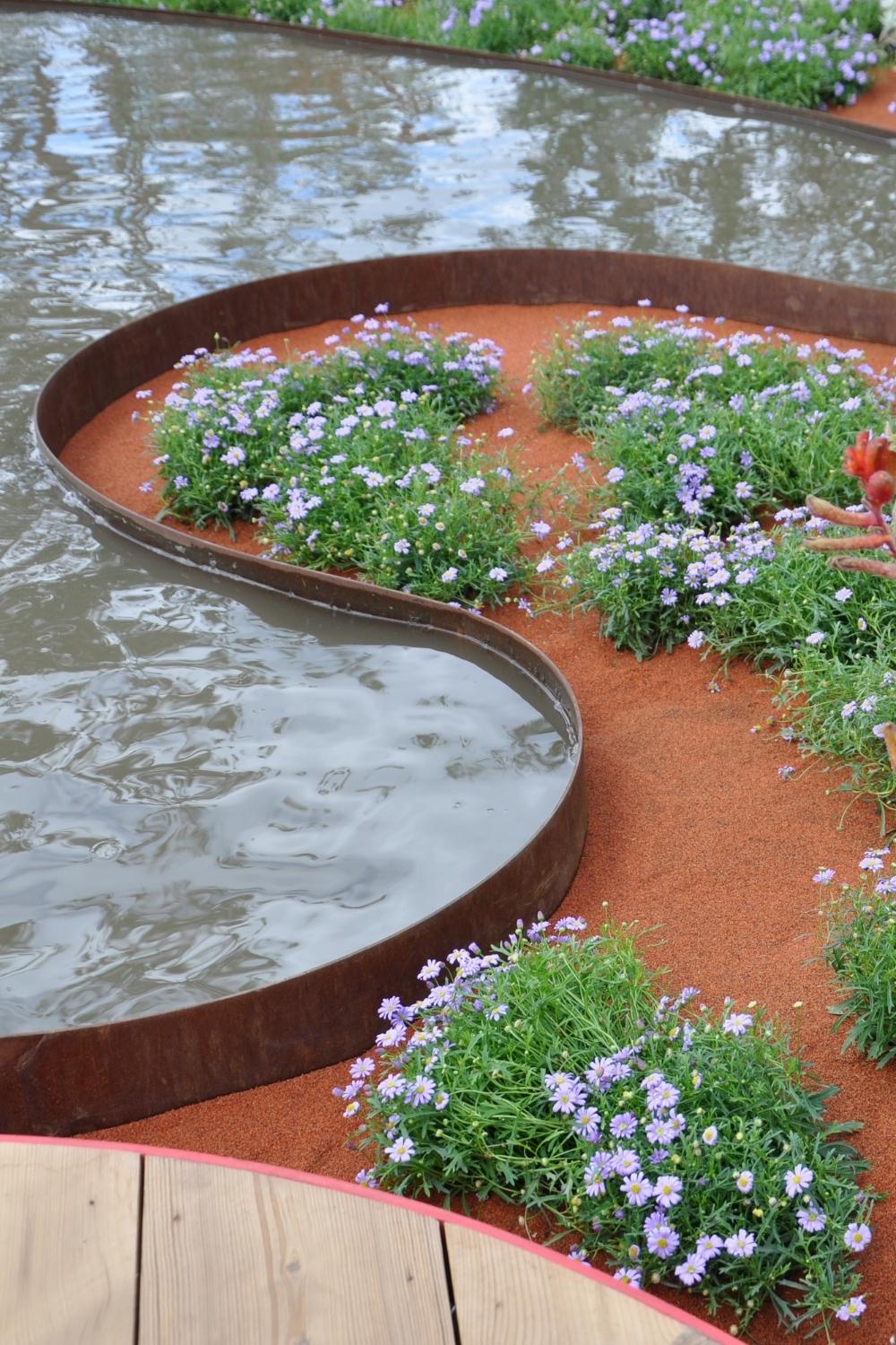 How to create a bush garden | Better Homes and Gardens