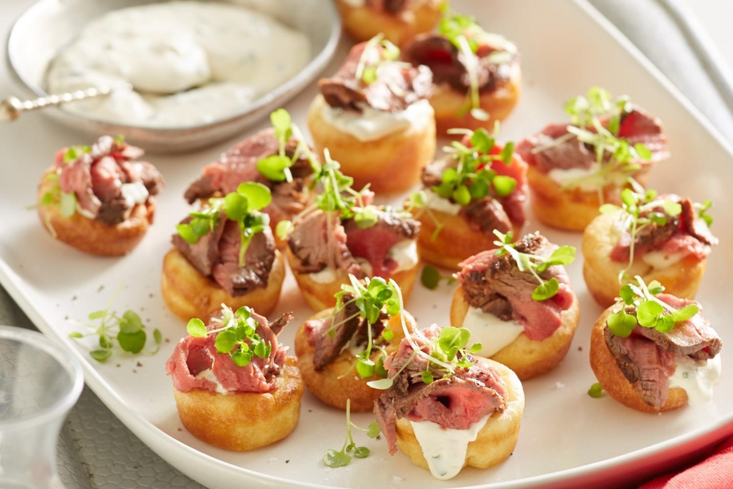 Mini Yorkshire puddings with rare beef and horseradish cream recipe ...