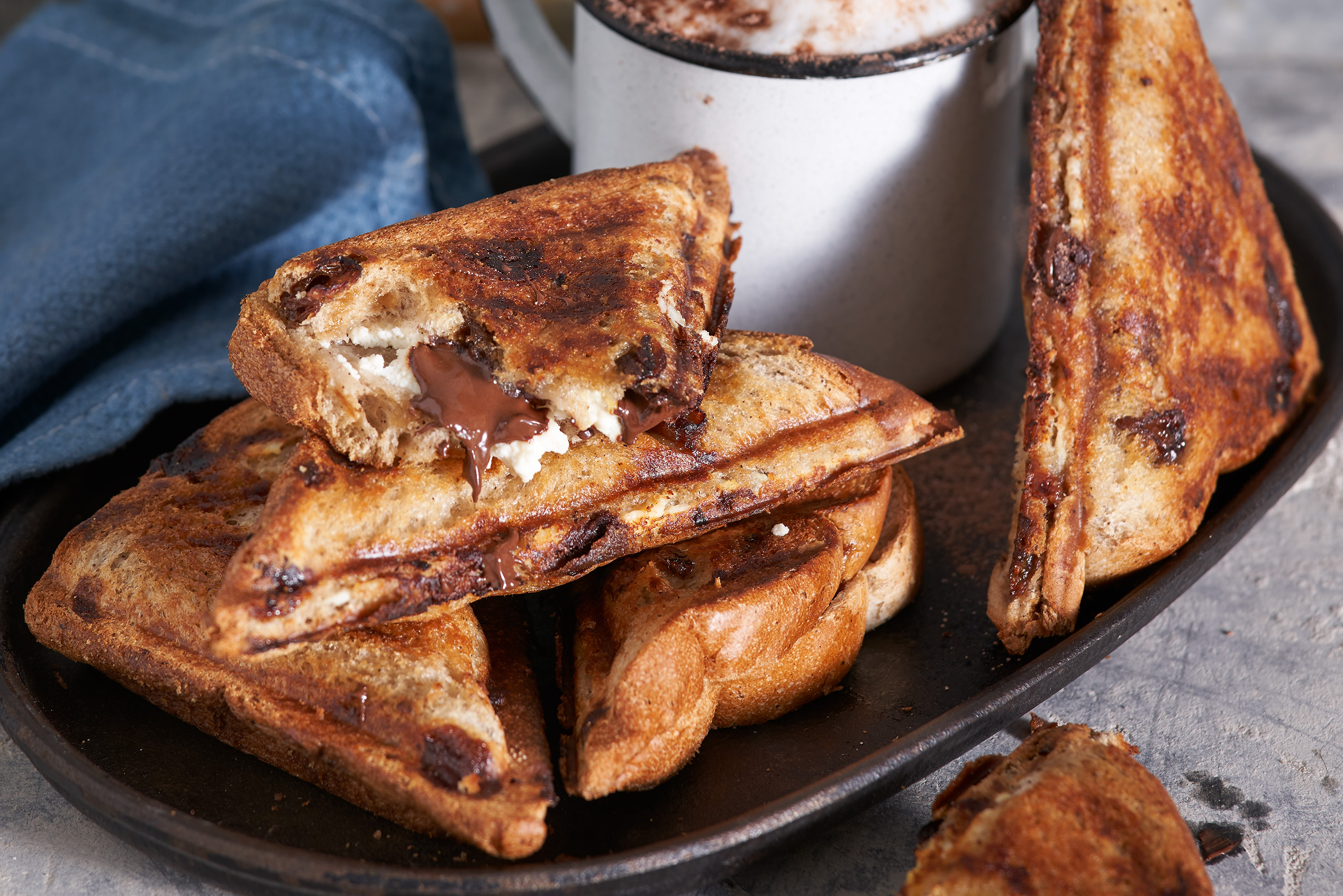 Ricotta, lemon and dark chocolate jaffles recipe Recipe | Better Homes ...