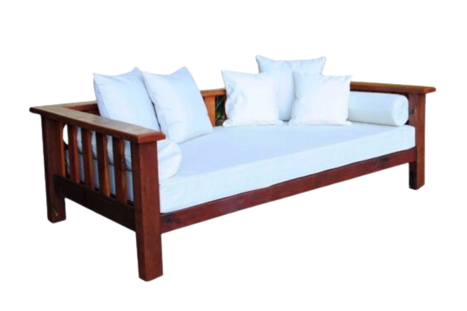Best Outdoor Day Beds for Australian Backyards | Better Homes and Gardens