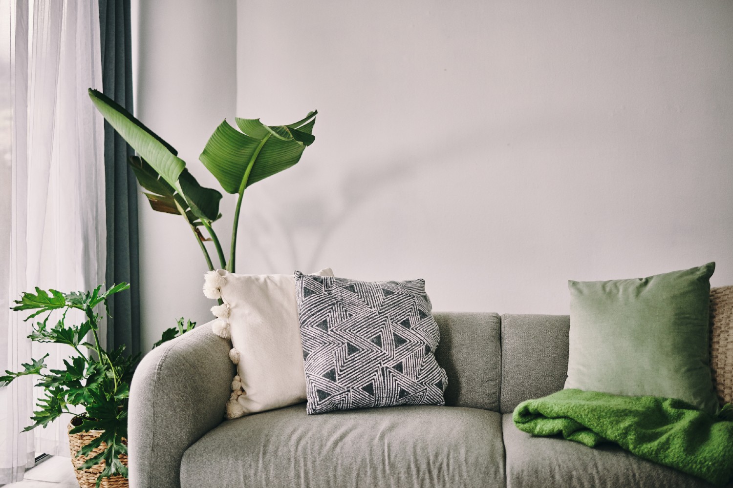 Fool-Proof Formula for Choosing and Styling Cushions | Better Homes and ...