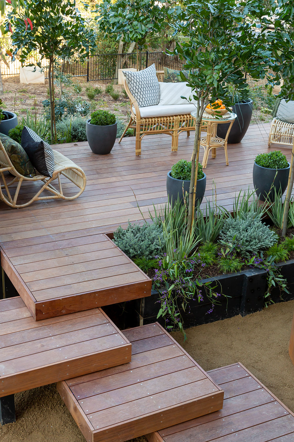How to build a raised deck | Better Homes and Gardens