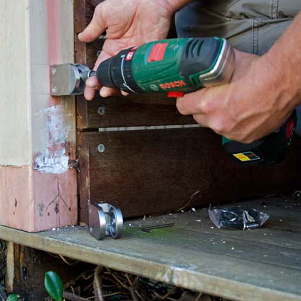 How to make a glass balustrade | Better Homes and Gardens