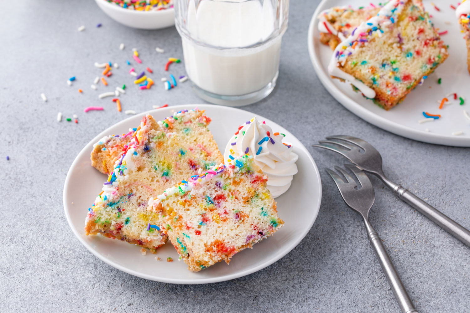 Get Smooth Icing on Your Cake Every Time | Better Homes and Gardens