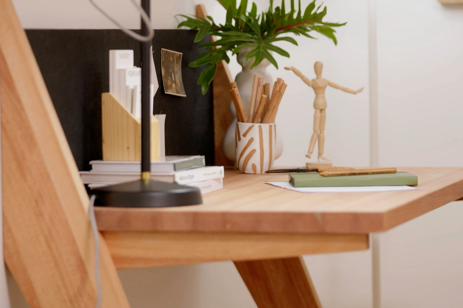 How to make a small desk | Better Homes and Gardens