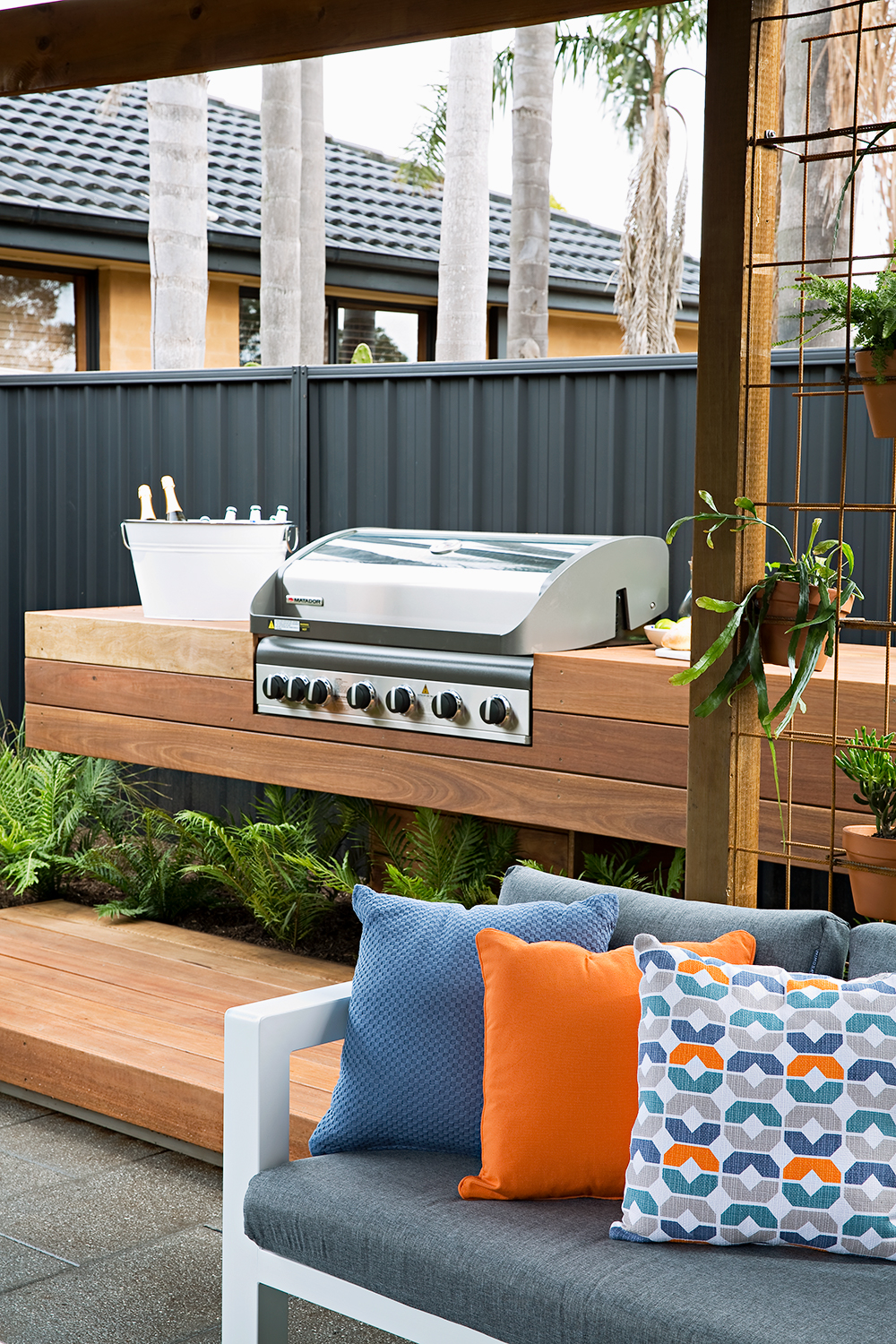 Six Built-In BBQ Ideas For The Outdoor Barbecue Lover | Better Homes ...