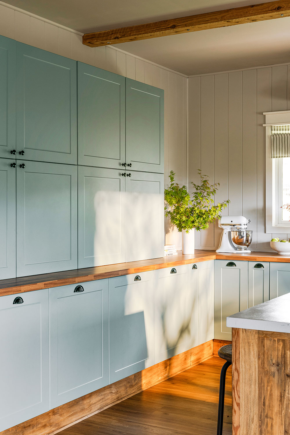 Kaboodle Kitchen Renovation: A Country Kitchen Beauty | Better Homes ...