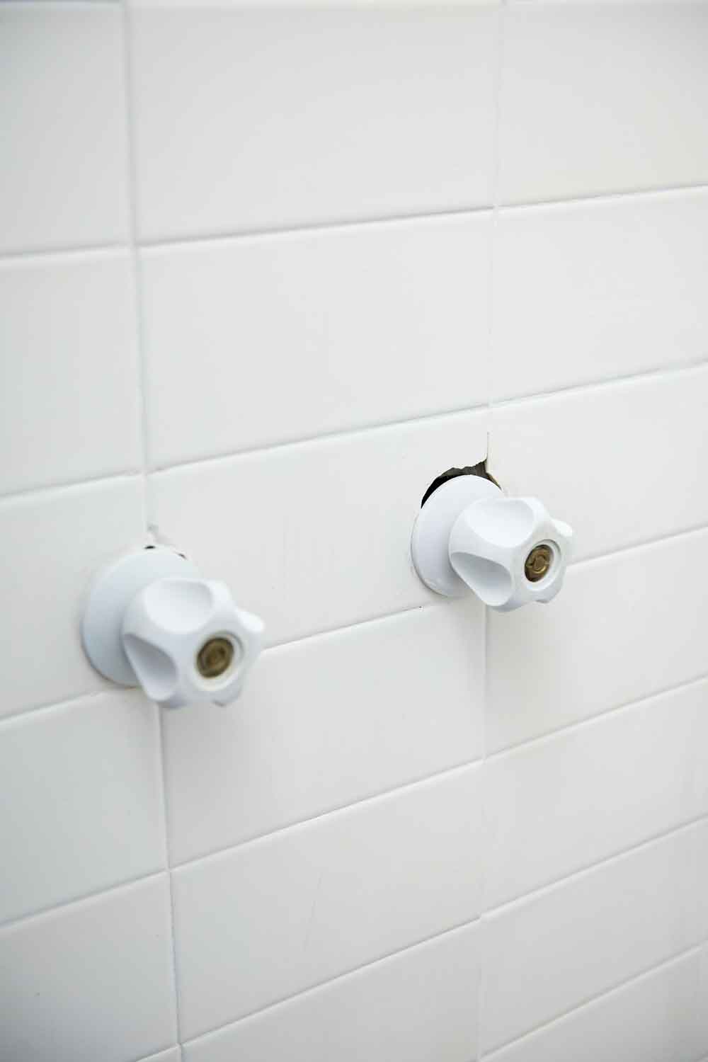 Leaking Shower: Identifying Causes and DIY Repair Techniques | Better ...