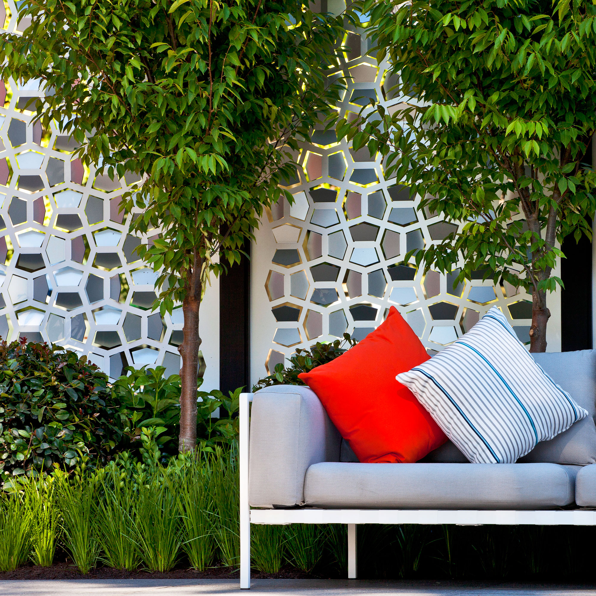 How to divide outdoor spaces | Better Homes and Gardens